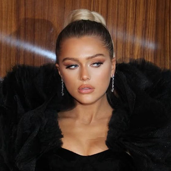 Chloe's Wardrobe – Meredith Marks